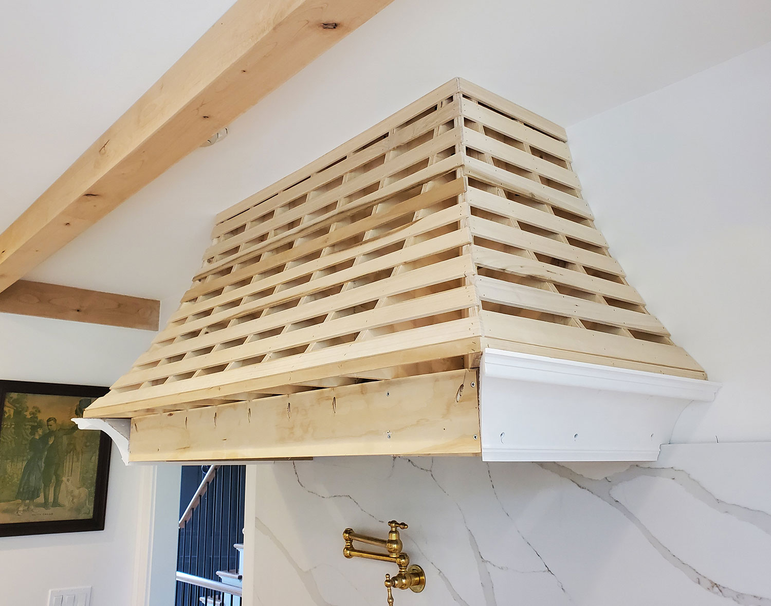 Redding-rangehood-crown-moulding-complete - Plastering by Nicholas
